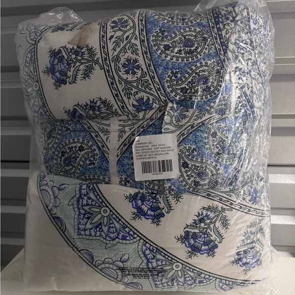 Urban Outfitters | Bedding | Urban Outfitters Magical Thinking Devi ...